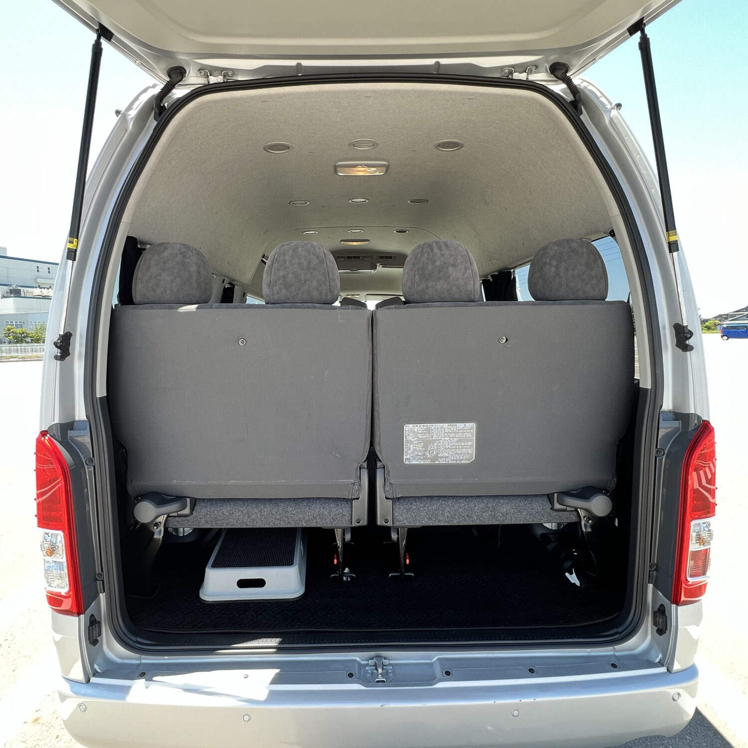 TOYOTA HIACE Business Saloon - Fuji Taxi - We provide premier taxi ...