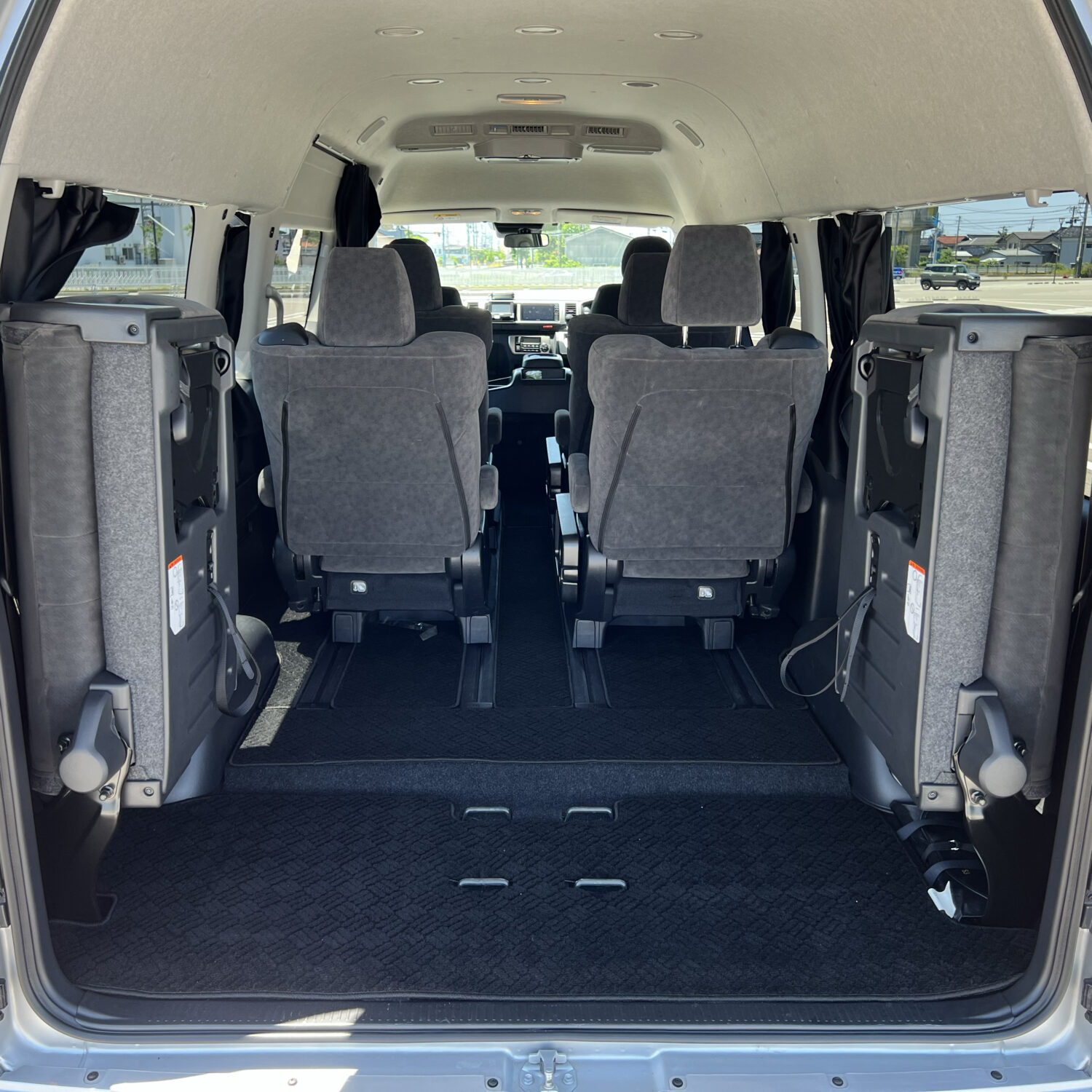 TOYOTA HIACE Business Saloon - Fuji Taxi - We provide premier taxi ...